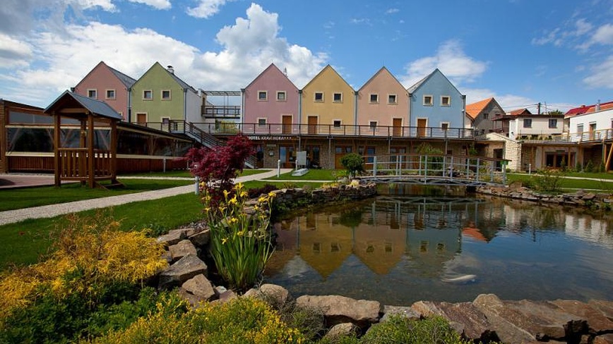 HOTEL KRAVÍ HORA - Bořetice